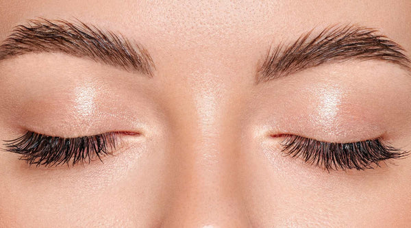 Fake Eyelashes vs. Eyelash Extensions: Pros, Cons, and Key Differences - Method Lash